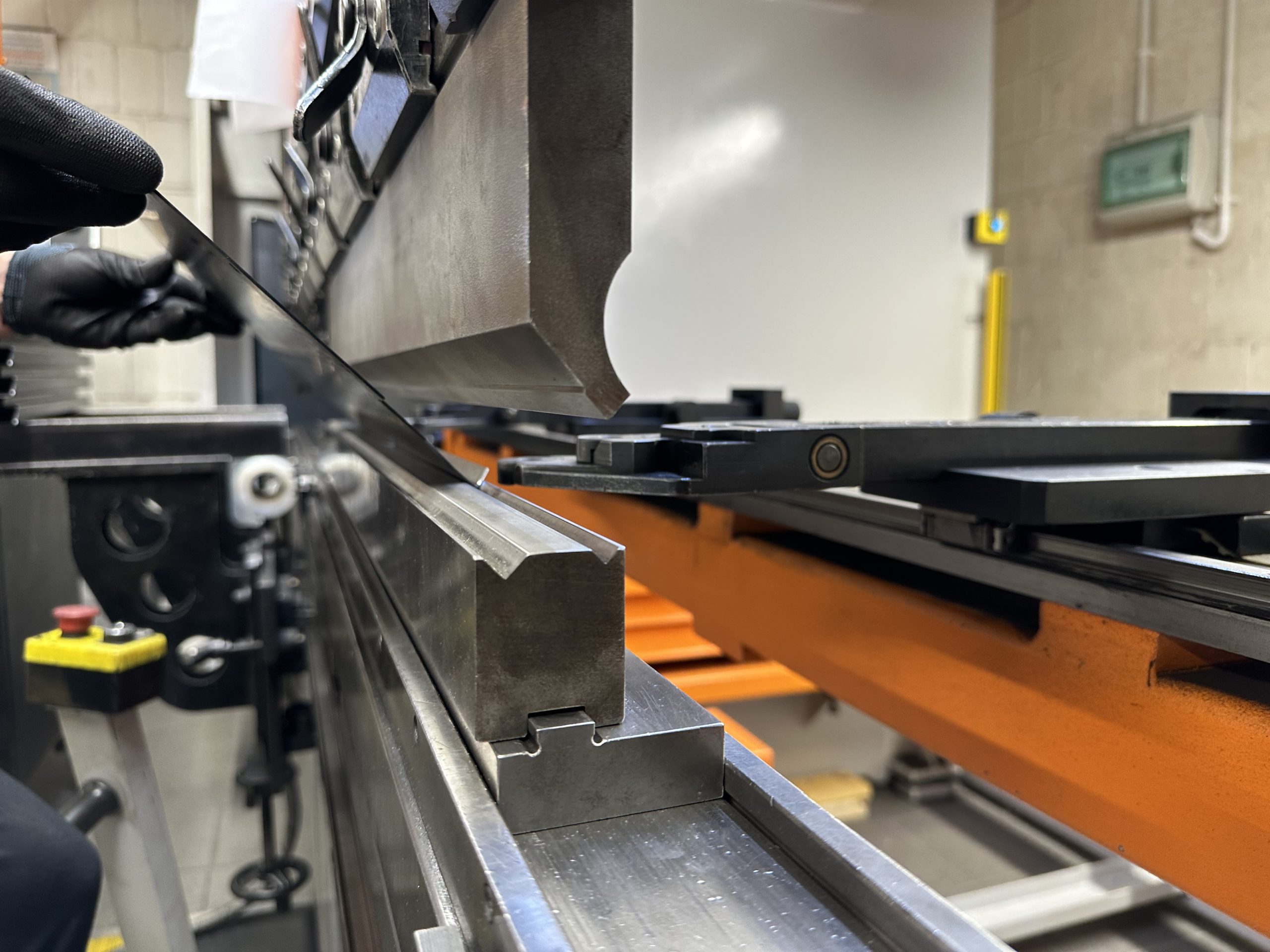 BENDING SHEET METALS